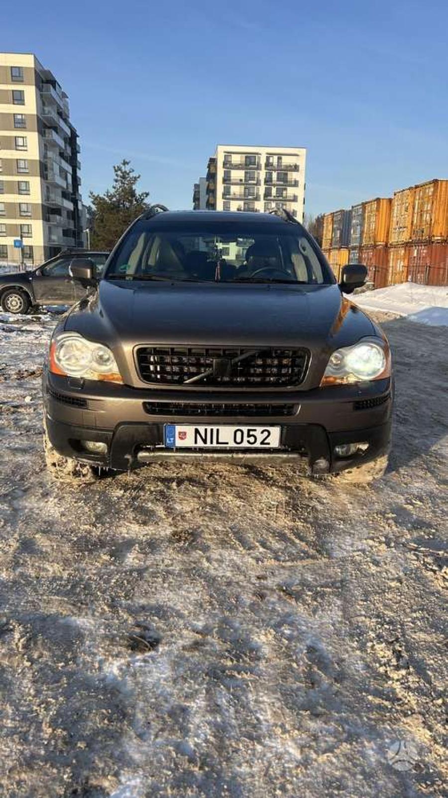 Brown Volvo XC90 2006 in Vilnius, with an engine capacity of 2.40 L and mileage of 331 thousand km for 6000 €, photo 19 on AUTOMOTO.COM.LV