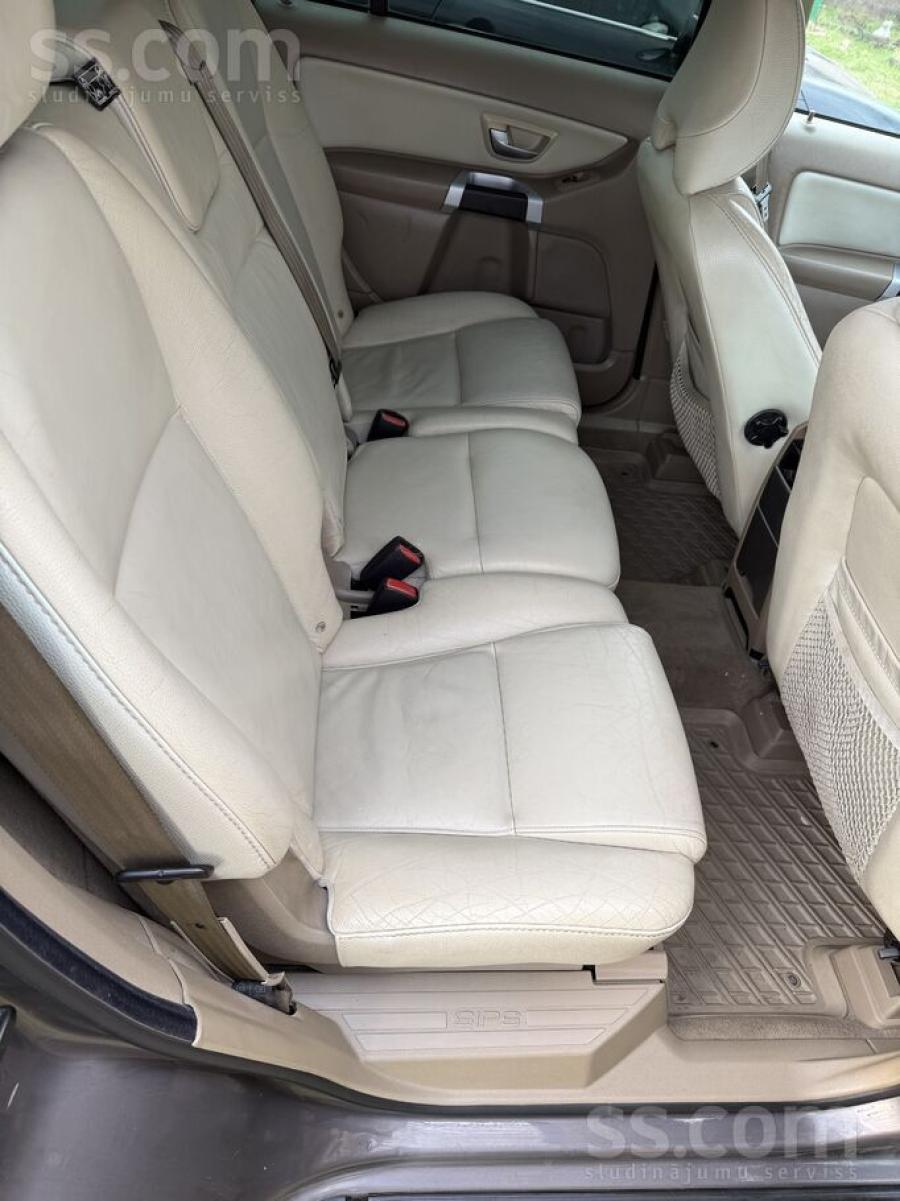 Brūns Volvo XC90 2006 Daugavpils, ar dzinēja tilpumu 2.40 L un nobraukumu 241 tūkst. km par 5100 €, foto 6 vietnē AUTOMOTO.COM.LV