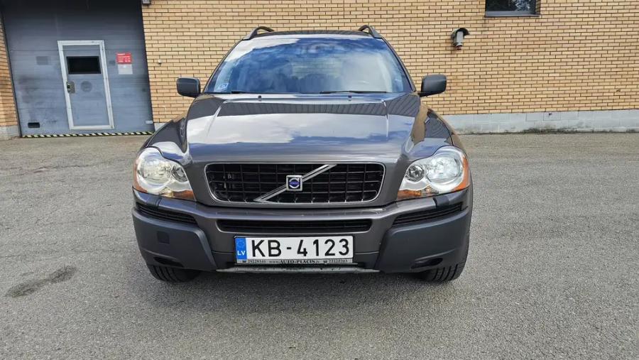 Brown Volvo XC90 2006 in Riga, with an engine capacity of 2.40 L and mileage of 280 thousand km for 4550 €, photo 3 on AUTOMOTO.COM.LV