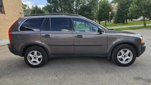 Brown Volvo XC90 2006 in Riga, with an engine capacity of 2.40 L and mileage of 280 thousand km for 4550 €, photo 5 on AUTOMOTO.COM.LV
