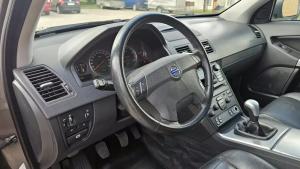 Brown Volvo XC90 2006 in Riga, with an engine capacity of 2.40 L and mileage of 280 thousand km for 4550 €, photo 12 on AUTOMOTO.COM.LV