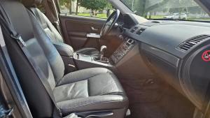Brown Volvo XC90 2006 in Riga, with an engine capacity of 2.40 L and mileage of 280 thousand km for 4550 €, photo 19 on AUTOMOTO.COM.LV
