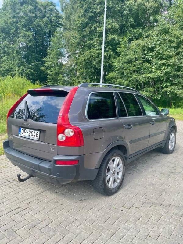 Brūns Volvo XC90 2006 Rīga, ar dzinēja tilpumu 2.40 L un nobraukumu 392 tūkst. km par 2950 €, foto 4 vietnē AUTOMOTO.COM.LV