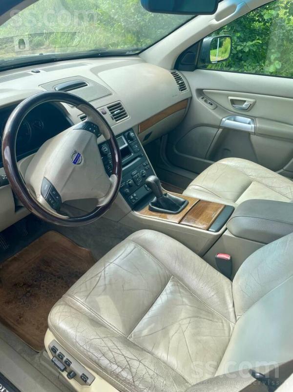 Brūns Volvo XC90 2006 Rīga, ar dzinēja tilpumu 2.40 L un nobraukumu 392 tūkst. km par 2950 €, foto 6 vietnē AUTOMOTO.COM.LV
