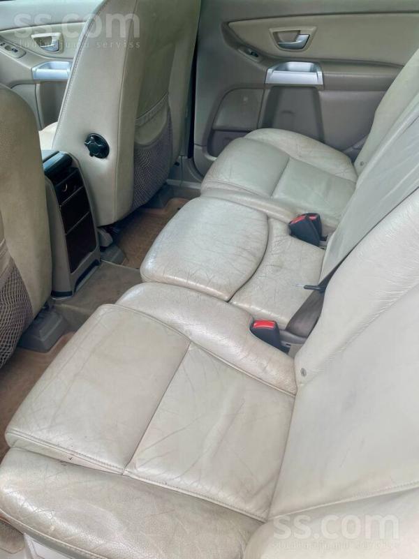 Brūns Volvo XC90 2006 Rīga, ar dzinēja tilpumu 2.40 L un nobraukumu 392 tūkst. km par 2950 €, foto 7 vietnē AUTOMOTO.COM.LV