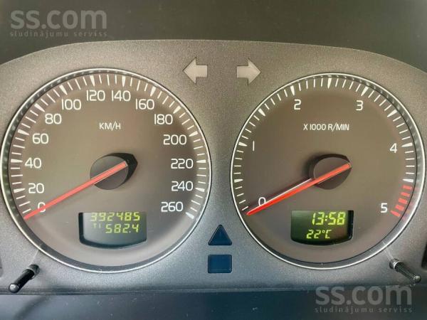 Brūns Volvo XC90 2006 Rīga, ar dzinēja tilpumu 2.40 L un nobraukumu 392 tūkst. km par 2950 €, foto 8 vietnē AUTOMOTO.COM.LV
