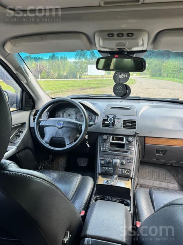 Brown Volvo XC90 2006 in Gulbene, with an engine capacity of 2.40 L and mileage of 448 thousand km for 3000 €, photo 3 on AUTOMOTO.COM.LV
