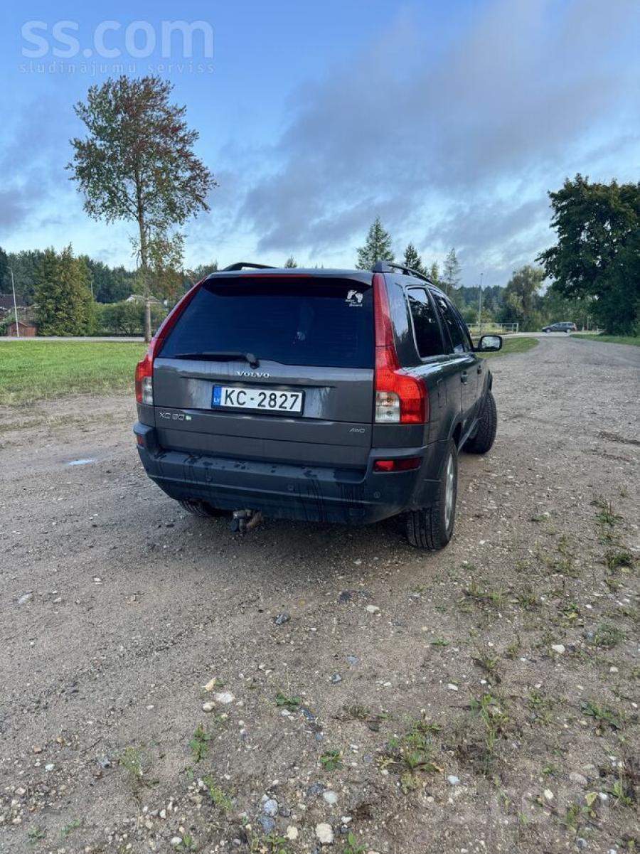 Brūns Volvo XC90 2006 Gulbene, ar dzinēja tilpumu 2.40 L un nobraukumu 448 tūkst. km par 3000 €, foto 7 vietnē AUTOMOTO.COM.LV