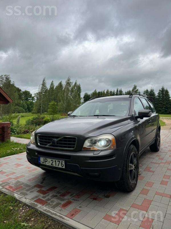 Brūns Volvo XC90 2007 Cēsis, ar dzinēja tilpumu 2.40 L un nobraukumu 361 tūkst. km par 3500 €, foto 1 vietnē AUTOMOTO.COM.LV