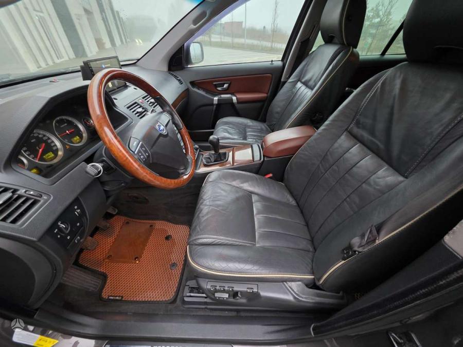 Brūns Volvo XC90 2007 Viļņa, ar dzinēja tilpumu 2.40 L un nobraukumu 417 tūkst. km par 7850 €, foto 9 vietnē AUTOMOTO.COM.LV