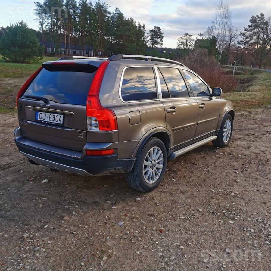 Brown Volvo XC90 2007 in Riga, with an engine capacity of 2.40 L and mileage of 320 thousand km for 8490 €, photo 4 on AUTOMOTO.COM.LV