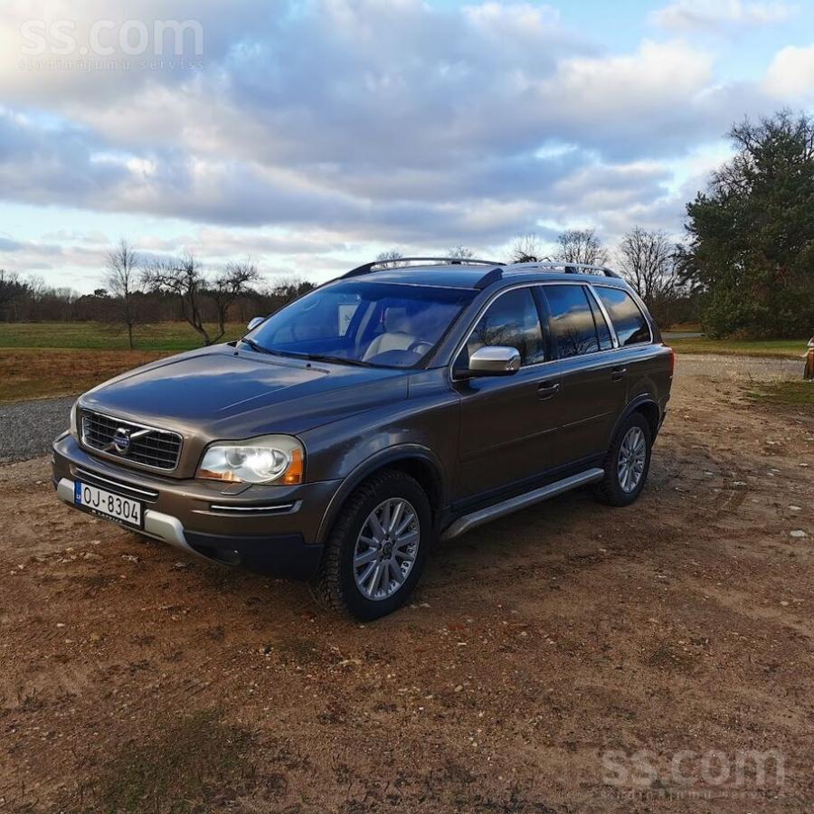Brown Volvo XC90 2007 in Riga, with an engine capacity of 2.40 L and mileage of 320 thousand km for 8490 €, photo 9 on AUTOMOTO.COM.LV