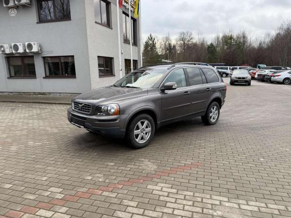 Brown Volvo XC90 2007 in Utena, with an engine capacity of 2.40 L and mileage of 222 thousand km for 4150 €, photo 1 on AUTOMOTO.COM.LV