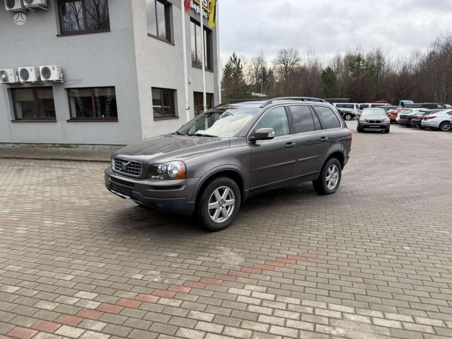 Brūns Volvo XC90 2007 Utena, ar dzinēja tilpumu 2.40 L un nobraukumu 222 tūkst. km par 4150 €, foto 1 vietnē AUTOMOTO.COM.LV