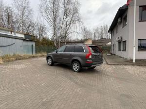 Brūns Volvo XC90 2007 Utena, ar dzinēja tilpumu 2.40 L un nobraukumu 222 tūkst. km par 4150 €, foto 2 vietnē AUTOMOTO.COM.LV