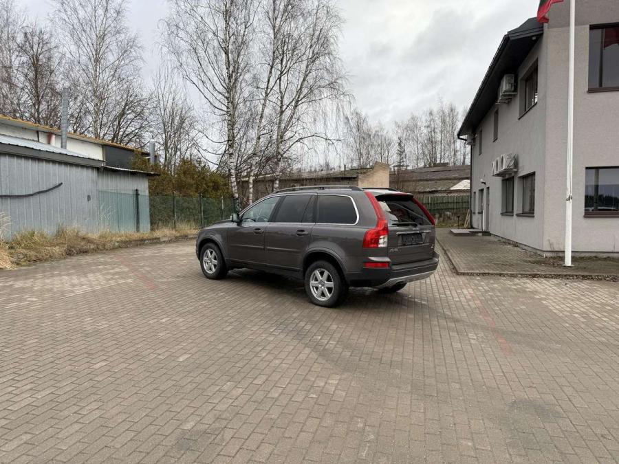 Brūns Volvo XC90 2007 Utena, ar dzinēja tilpumu 2.40 L un nobraukumu 222 tūkst. km par 4150 €, foto 2 vietnē AUTOMOTO.COM.LV