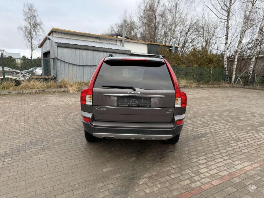 Brūns Volvo XC90 2007 Utena, ar dzinēja tilpumu 2.40 L un nobraukumu 222 tūkst. km par 4150 €, foto 3 vietnē AUTOMOTO.COM.LV