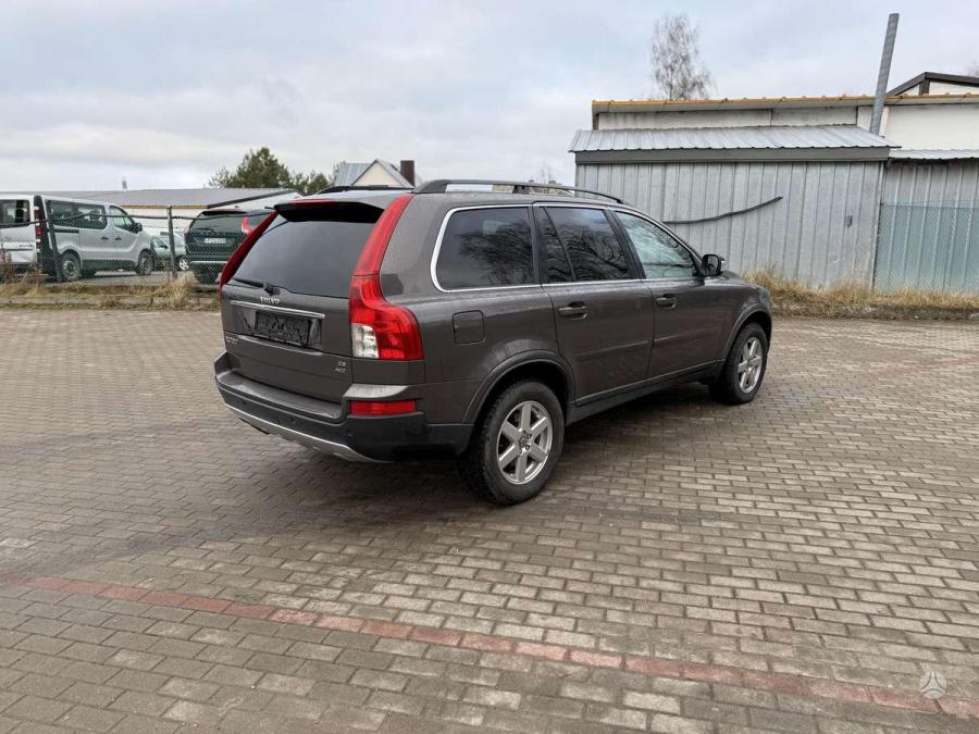 Brūns Volvo XC90 2007 Utena, ar dzinēja tilpumu 2.40 L un nobraukumu 222 tūkst. km par 4150 €, foto 4 vietnē AUTOMOTO.COM.LV