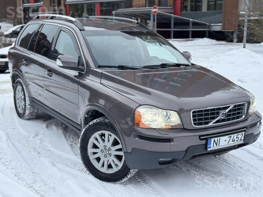 Brown Volvo XC90 2007 in Riga, with an engine capacity of 2.40 L and mileage of 387 thousand km for 5990 €, photo 1 on AUTOMOTO.COM.LV