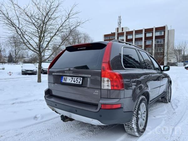 Brown Volvo XC90 2007 in Riga, with an engine capacity of 2.40 L and mileage of 387 thousand km for 5990 €, photo 3 on AUTOMOTO.COM.LV