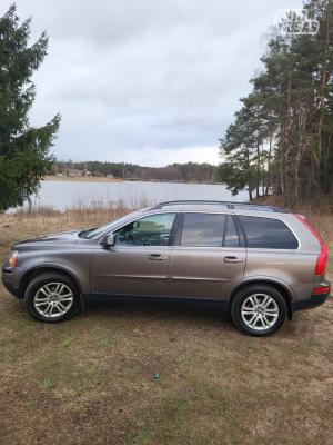 Brūns Volvo XC90 2007 Viļņa, ar dzinēja tilpumu 2.40 L un nobraukumu 370 tūkst. km par 4700 €, foto  vietnē AUTOMOTO.COM.LV