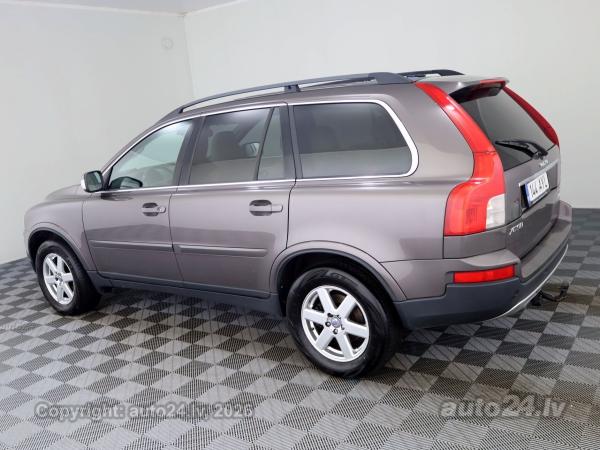 Brūns Volvo XC90 2007 Tallina, ar dzinēja tilpumu 3.20 L un nobraukumu 295 tūkst. km par 3199 €, foto 4 vietnē AUTOMOTO.COM.LV