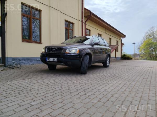 Brown Volvo XC90 2007 in Saldus, with an engine capacity of 2.40 L and mileage of 315 thousand km for 4350 €, photo 1 on AUTOMOTO.COM.LV