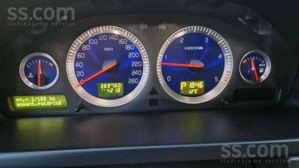 Brūns Volvo XC90 2007 Rīga, ar dzinēja tilpumu 2.40 L un nobraukumu 370 tūkst. km par 7400 €, foto 9 vietnē AUTOMOTO.COM.LV