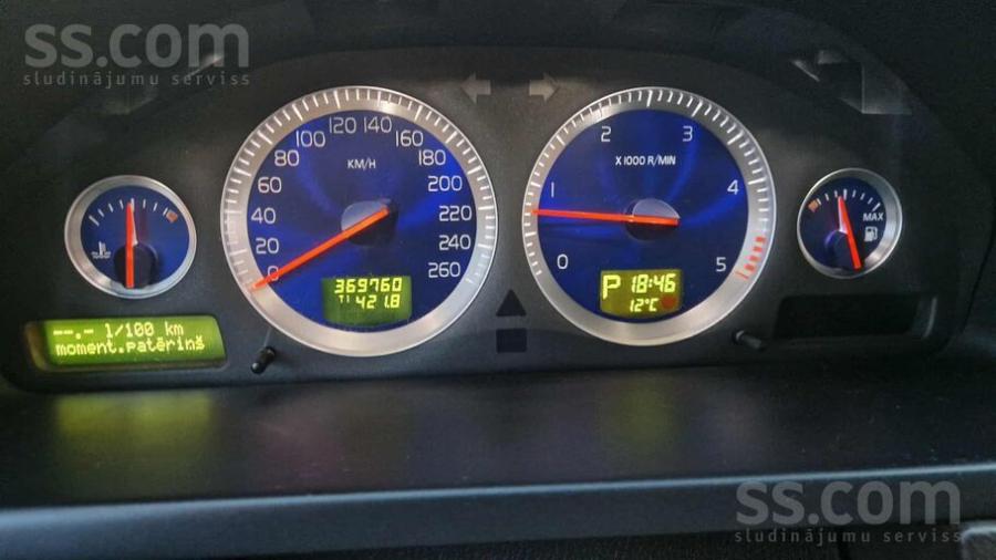 Brūns Volvo XC90 2007 Rīga, ar dzinēja tilpumu 2.40 L un nobraukumu 370 tūkst. km par 7400 €, foto 10 vietnē AUTOMOTO.COM.LV