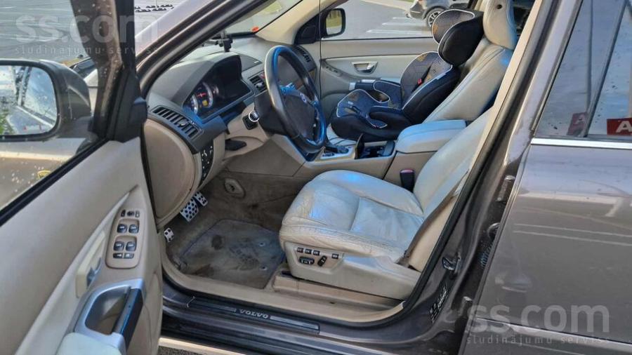 Brūns Volvo XC90 2007 Rīga, ar dzinēja tilpumu 2.40 L un nobraukumu 370 tūkst. km par 7400 €, foto 17 vietnē AUTOMOTO.COM.LV