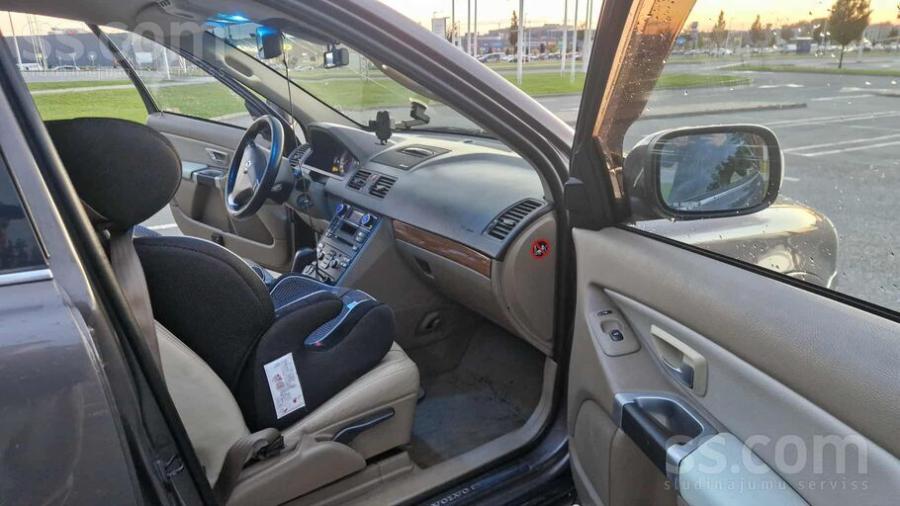 Brūns Volvo XC90 2007 Rīga, ar dzinēja tilpumu 2.40 L un nobraukumu 370 tūkst. km par 7400 €, foto 18 vietnē AUTOMOTO.COM.LV