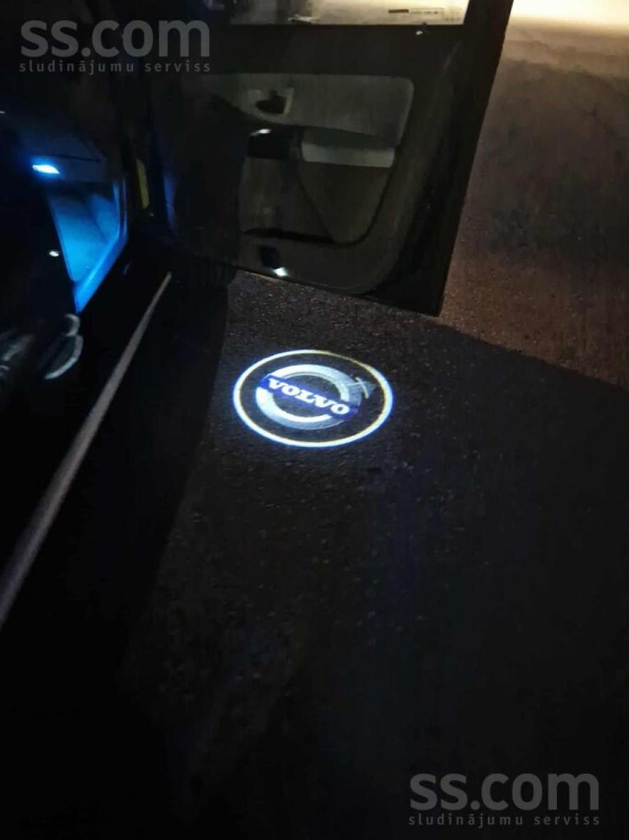 Brūns Volvo XC90 2007 Rīga, ar dzinēja tilpumu 2.40 L un nobraukumu 370 tūkst. km par 7400 €, foto 24 vietnē AUTOMOTO.COM.LV