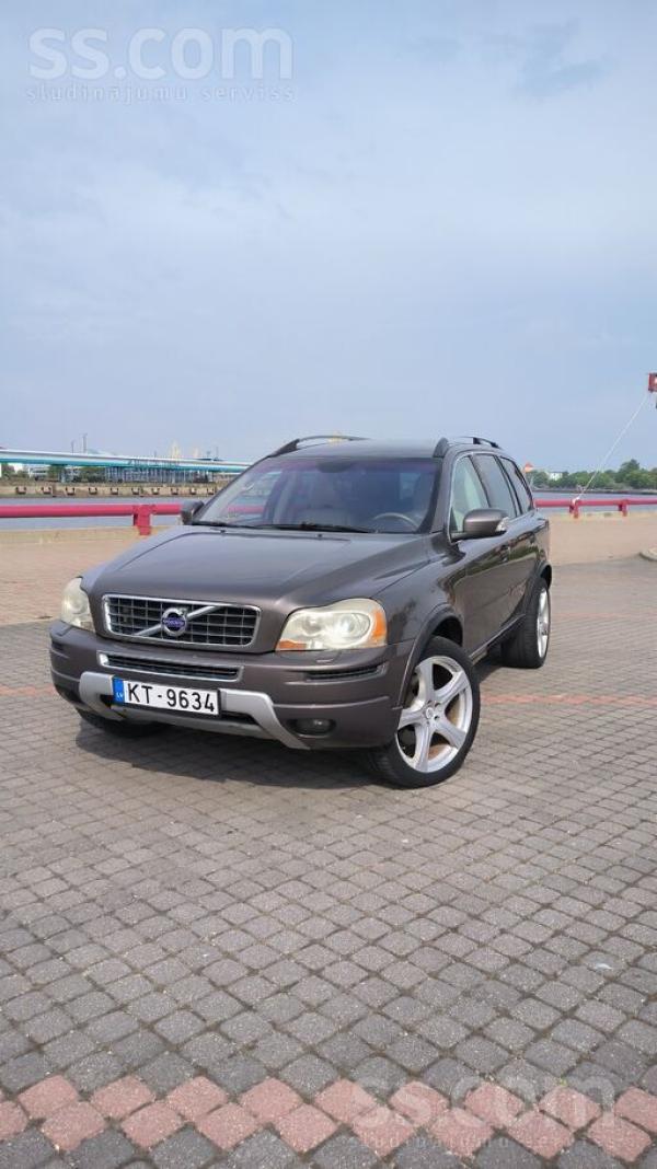 Brown Volvo XC90 2007 in Ventspils, with an engine capacity of 2.40 L and mileage of 350 thousand km for 5300 €, photo 1 on AUTOMOTO.COM.LV