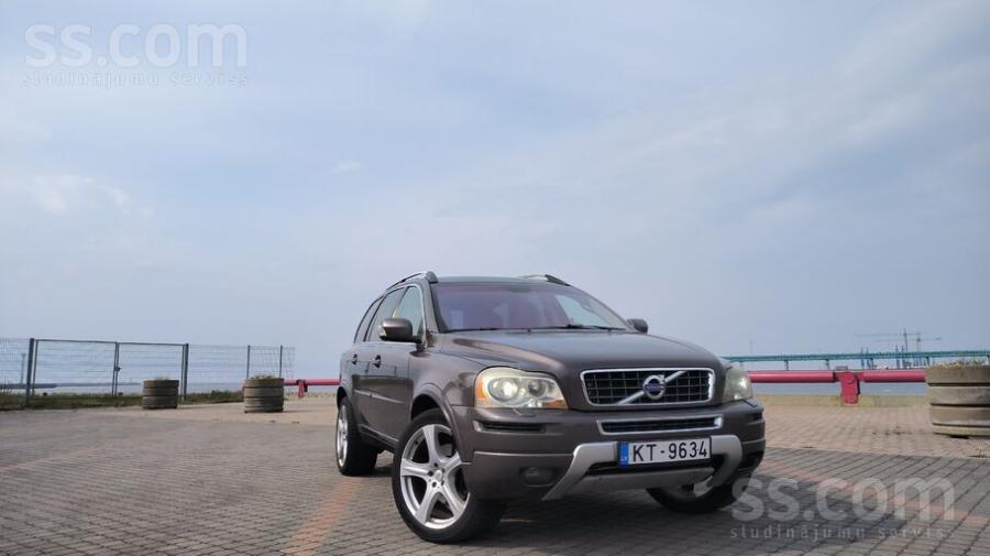 Brown Volvo XC90 2007 in Ventspils, with an engine capacity of 2.40 L and mileage of 350 thousand km for 5300 €, photo 3 on AUTOMOTO.COM.LV