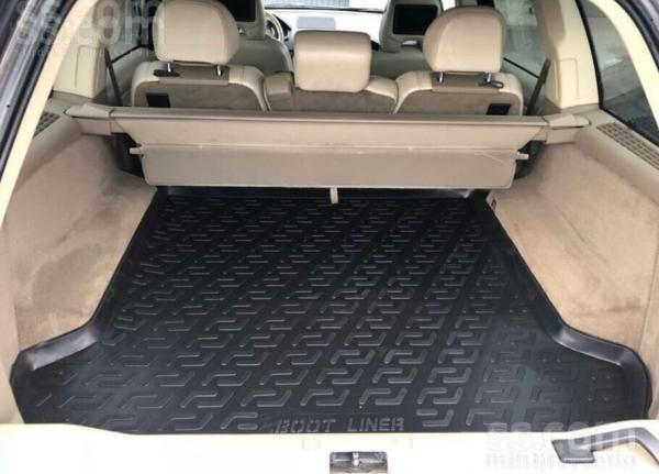 Brown Volvo XC90 2007 in Ventspils, with an engine capacity of 2.40 L and mileage of 350 thousand km for 5300 €, photo 8 on AUTOMOTO.COM.LV