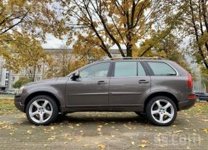 Brown Volvo XC90 2007 in Ventspils, with an engine capacity of 2.40 L and mileage of 350 thousand km for 5300 €, photo 12 on AUTOMOTO.COM.LV