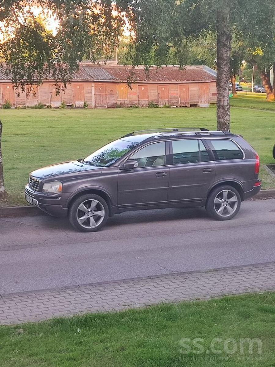 Brown Volvo XC90 2007 in Ventspils, with an engine capacity of 2.40 L and mileage of 350 thousand km for 5300 €, photo 14 on AUTOMOTO.COM.LV
