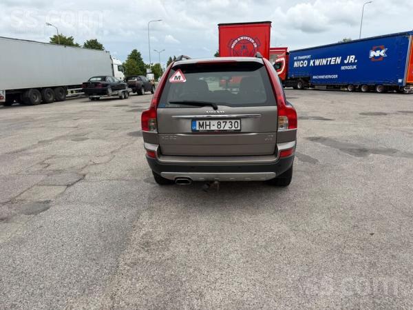 Brown Volvo XC90 2007 in Liepaja, with an engine capacity of 2.40 L and mileage of 356 thousand km for 5700 €, photo 5 on AUTOMOTO.COM.LV