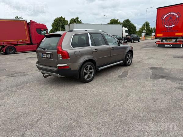 Brown Volvo XC90 2007 in Liepaja, with an engine capacity of 2.40 L and mileage of 356 thousand km for 5700 €, photo 6 on AUTOMOTO.COM.LV