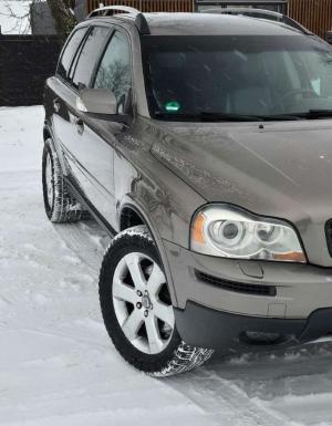 Brown Volvo XC90 2008 in Raseiniai, with an engine capacity of 2.40 L and mileage of 263 thousand km for 7299 €, photo 2 on AUTOMOTO.COM.LV
