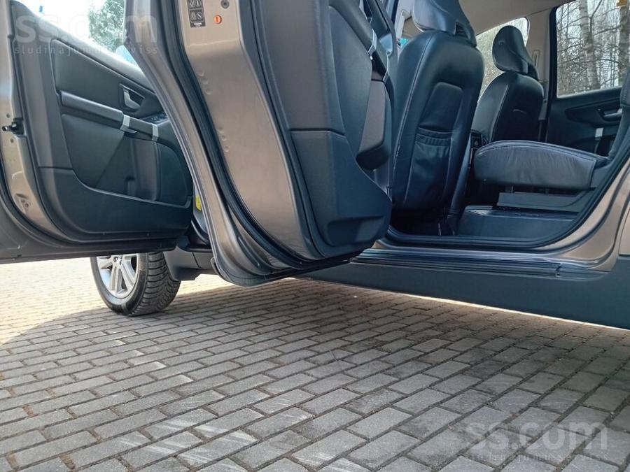 Brūns Volvo XC90 2008 Jelgava, ar dzinēja tilpumu 2.40 L un nobraukumu 308 tūkst. km par 7210 €, foto 10 vietnē AUTOMOTO.COM.LV