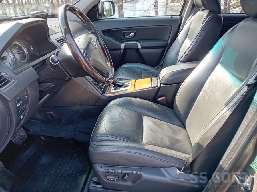 Brūns Volvo XC90 2008 Jelgava, ar dzinēja tilpumu 2.40 L un nobraukumu 308 tūkst. km par 7210 €, foto 21 vietnē AUTOMOTO.COM.LV