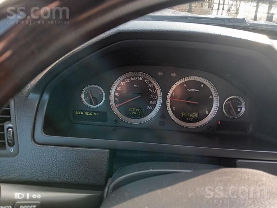 Brūns Volvo XC90 2008 Jelgava, ar dzinēja tilpumu 2.40 L un nobraukumu 308 tūkst. km par 7210 €, foto 28 vietnē AUTOMOTO.COM.LV
