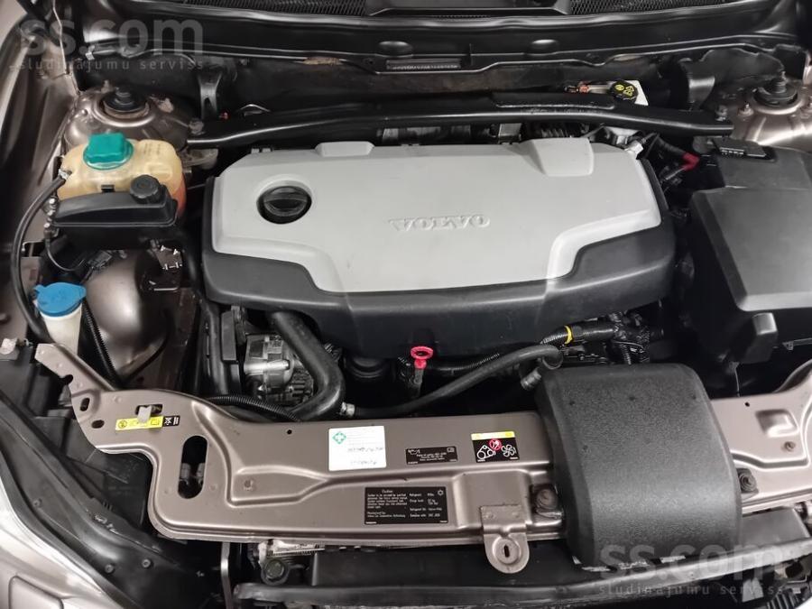 Brūns Volvo XC90 2008 Jelgava, ar dzinēja tilpumu 2.40 L un nobraukumu 308 tūkst. km par 7210 €, foto 31 vietnē AUTOMOTO.COM.LV