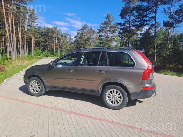 Brown Volvo XC90 2008 in Riga, with an engine capacity of 2.40 L and mileage of 318 thousand km for 4900 €, photo 1 on AUTOMOTO.COM.LV
