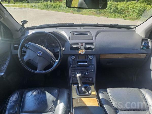 Brown Volvo XC90 2008 in Riga, with an engine capacity of 2.40 L and mileage of 318 thousand km for 4900 €, photo 6 on AUTOMOTO.COM.LV
