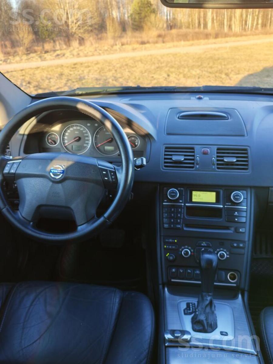 Brūns Volvo XC90 2008 Cēsis, ar dzinēja tilpumu 2.40 L un nobraukumu 340 tūkst. km par 6000 €, foto 14 vietnē AUTOMOTO.COM.LV