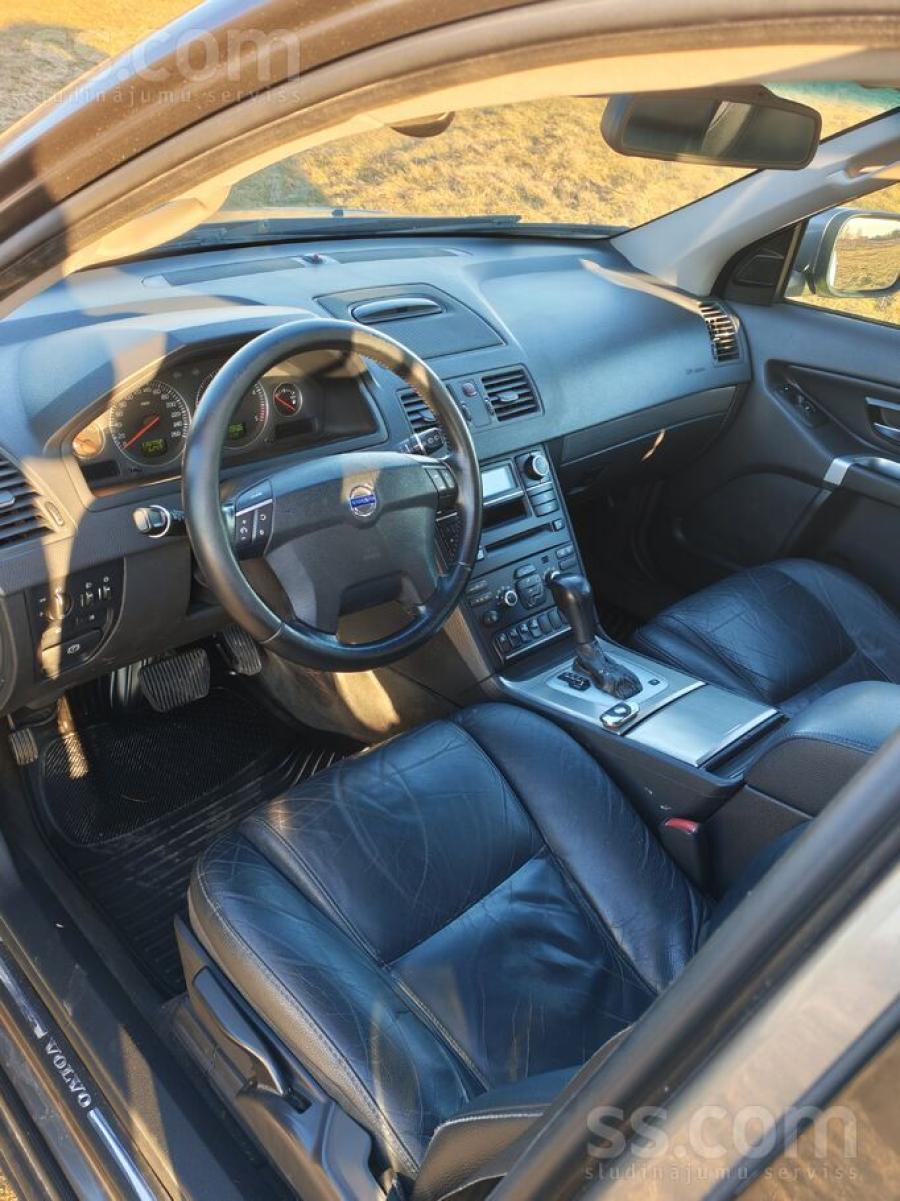 Brūns Volvo XC90 2008 Cēsis, ar dzinēja tilpumu 2.40 L un nobraukumu 340 tūkst. km par 6000 €, foto 18 vietnē AUTOMOTO.COM.LV