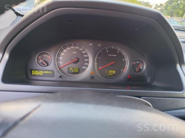 Brūns Volvo XC90 2008 Rīga, ar dzinēja tilpumu 2.40 L un nobraukumu 382 tūkst. km par 4900 €, foto 5 vietnē AUTOMOTO.COM.LV