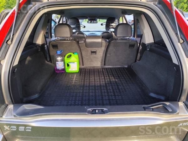 Brūns Volvo XC90 2008 Rīga, ar dzinēja tilpumu 2.40 L un nobraukumu 382 tūkst. km par 4900 €, foto 9 vietnē AUTOMOTO.COM.LV